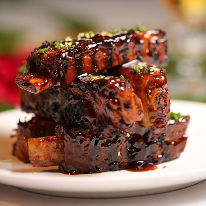 Pebble Beach Eats: How to Make Roy's Baby Back Pork Ribs
